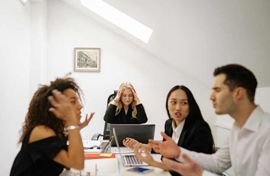 Empowering Women in the Workplace: Breaking Barriers