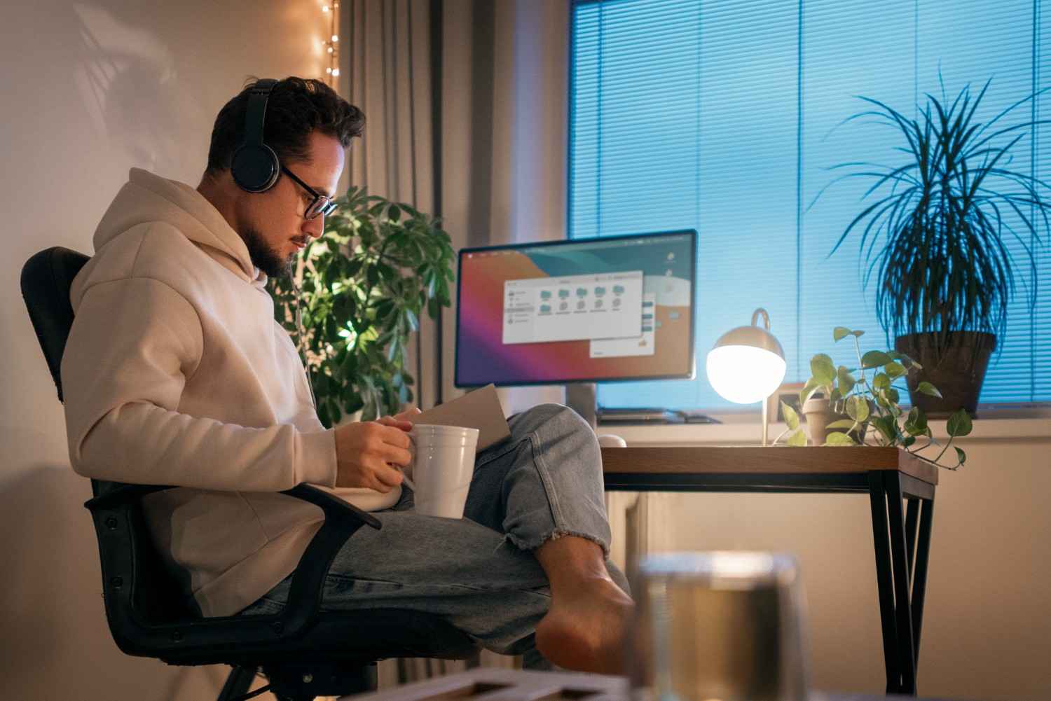 Remote Jobs Trends: 2025 Insights, Stats & Outlook