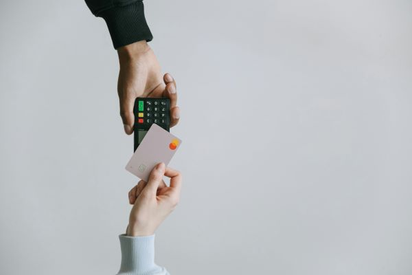 Pay Transparency: Benefits, Laws, and Compliance Insights